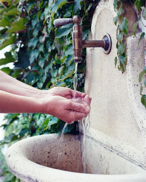 19 Diy Water Fountain Ideas For Your Garden