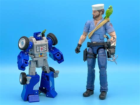 The Energon Universe Crossover We Need R Transformers