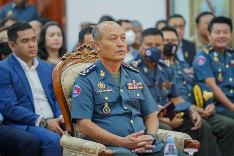 ពិធីប្រកាសចូលកាន់មុខតំណែង មេបញ្ជាការកងរាជអាវុធហត្ថខេត្តបាត់ដំបង សារព័ត៌មាន នគរវត្ត