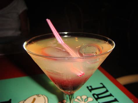 무료 이미지 음주 알코올 칵테일 마티니 기분 전환 리큐어 즐겨 세계적인 주류 네그로니 싱가포르 슬링 증류수 무알콜 음료 마이 타이