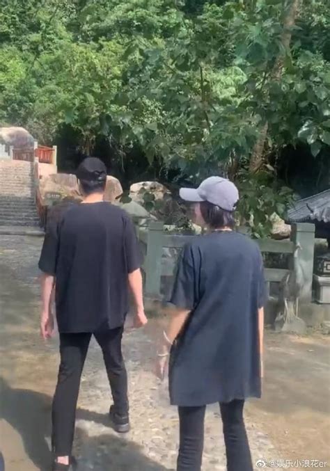 秦岚魏大勋再次同游海南被偶遇 两人全黑装扮疑似情侣装新浪图片