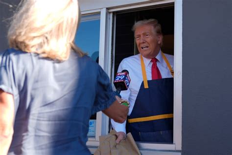Photos Trump Works The Drive Thru At Pennsylvania Mcdonalds