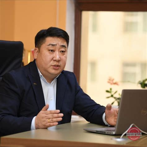 Хахуульд авсан мөнгөөрөө Ландкруйзер 300 авсан Д Банзрагчийг ХОРЬЖЭЭ