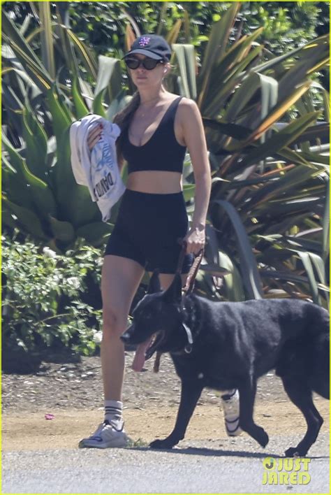 Dakota Johnson Gets In Some Exercise On Hike In Malibu Photo 5063048
