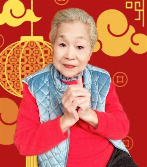 暴瘦拄枴杖神隱多年！91歲素珠突曬照賀新春 身體近況曝光