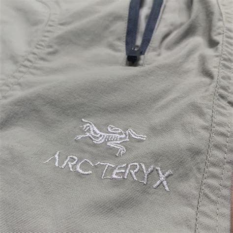 Repop Arcteryx Beige Shorts Size Womens Small Zipper Depop