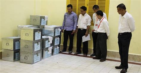 ការ រៀបចំ ទទួលទុកដាក់ សន្លឹក កិច្ចការ របស់ បេក្ខជន ប្រឡង មធ្យមសិក្សា ទុតិយភូមិ នៅវិទ្យាល័យ