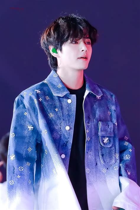 Пин от пользователя Priti Bora 💜bts Army Girl ️ на доске V Корейские актеры Картинки Актеры