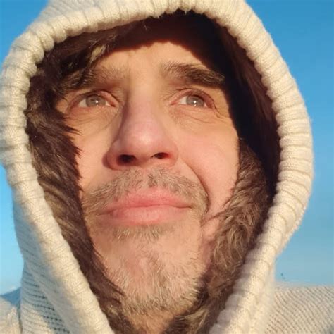 Joachim Neumann Joachimneumann982 • Threads Say More