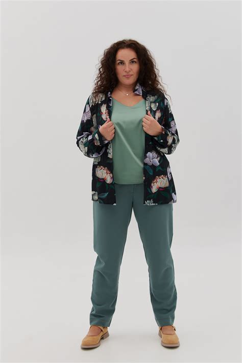 Шовковий вільний топ Merinda на тонких бретелях Garne 3041119 купити за ціною 499 грн в