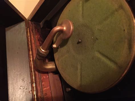 Antique Thomas Edison Victrola Unknown Year Or Model Collectors Weekly