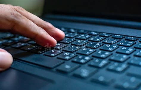 Establecimiento De Una Red Y Concepto De Conexi N Foto De Archivo Imagen De Moderno Mano