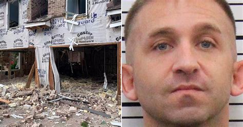 La Conoció En Una Aplicación De Citas Bombardeó Su Casa Y Planeaba Liberar A Una Pitón Para Que