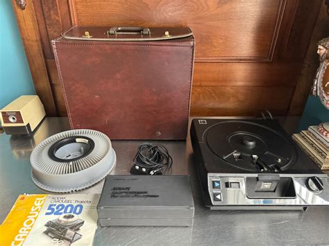 Kodak Carousel Projector 5200 With Carry On Bag Etsy