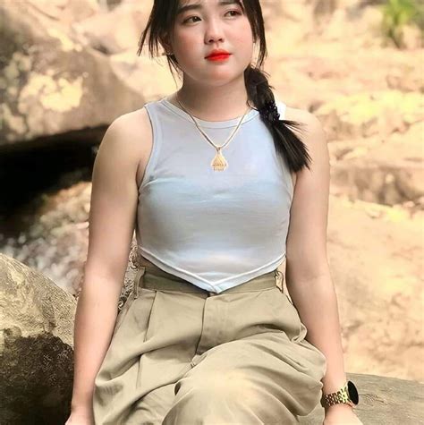 តោះមកមើលស្រីស្អាតតារាtik Tokល្បីៗ។ ស្រីស្អាតប្រជុំតារា Tik Tok ល្បីៗ