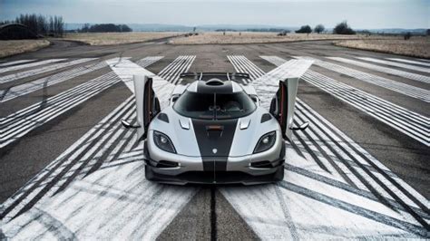 배경 화면 숲 안개 유럽 스포츠카 Koenigsegg Agera 스웨덴어 모터 초차 2048x1365 픽셀 육상 차량 자동차 디자인 자동차 경주