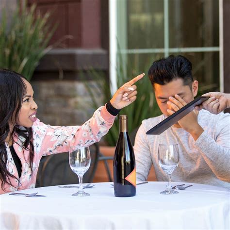 7 First Date Red Flags Of Someone Whos A Bad Person Yourtango