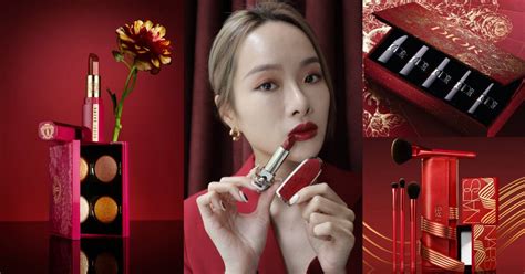2023新年開運必買「紅色彩妝」8大清單！dior、嬌蘭紅唇空先收藏，bobbi Brown、mac精準掌握「招財妝」 Bella儂儂