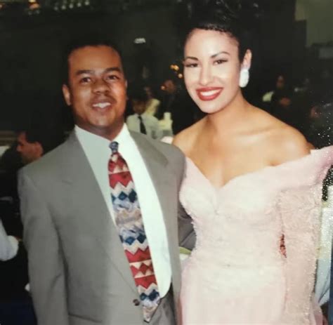 Selena Looks Stunning In Her Dress As She Prepares For A Wedding