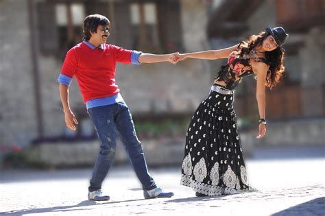 Devudu Chesina Manushulu