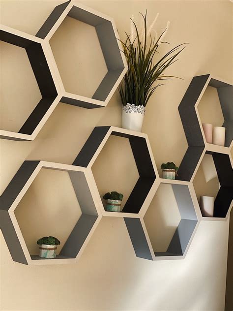 Декор полочек для стен