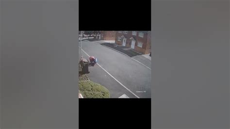 воздушный человек паук летает возле камеры человекпаук смех смешно Youtube