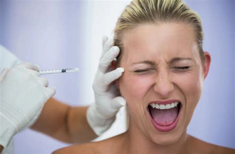 А ты знала что гиалуроновую кислоту можно не только колоть в лицо Рассказываем как оставаться