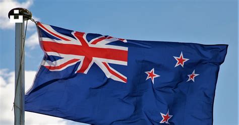 파란색과 빨간색 깃발 사진 Unsplash의 무료 기 이미지