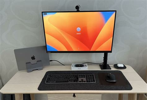 Small Desk Fits Mini But Mighty Workstation Setups Cult Of Mac