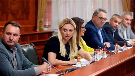Jelena Tanasković V D Direktorke Infrastrukture železnice Srbije Podnela Ostavku Biznis Rs