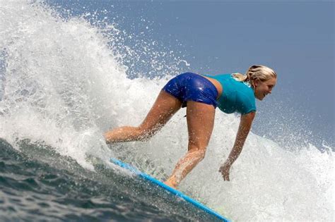Alana Blanchard Y Lorraine Nicholson Filming Lorraine Nicholson