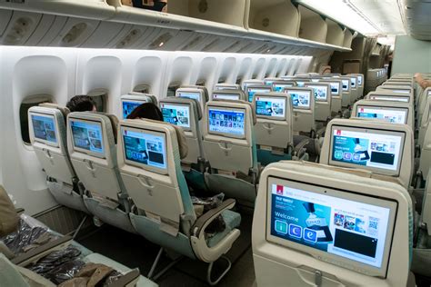 Is Emirates A Good Airline Seats Meals Entertainment And More Kn