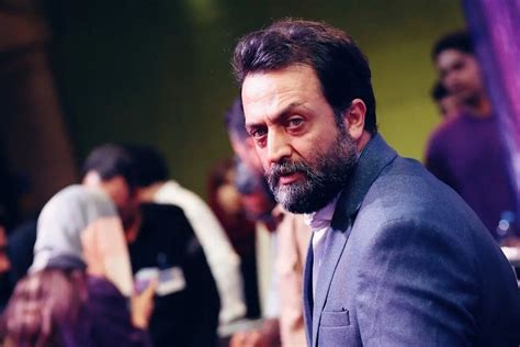 ببینید سیمرغ بهترین بازیگر نقش اصلی مرد به مصطفی زمانی برای فیلم شمال