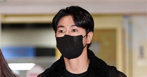 동방신기 유노윤호 ‘멋스러운 무스탕 패션 포토엔hd
