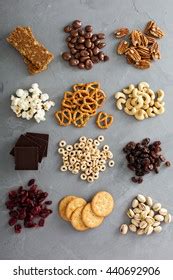 机の上に置かれた様々な健康的なスナック菓子写真素材440692762 Shutterstock
