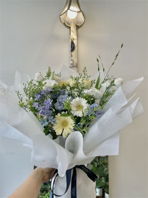 오목교꽃집 앨리끄 런던플라워스쿨 출신 플로리스트가 만들어준 고급 우아한 여름꽃다발 네이버 블로그