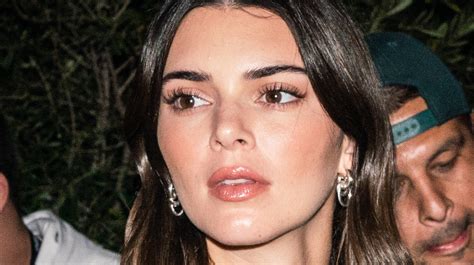 Kendall Jenners Styling Hack Is The Perfect Touch Of 90s Nostalgia
