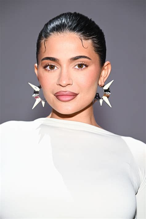 Kylie Jenner Prima E Dopo La Chirurgia Comè Cambiata La Giovane