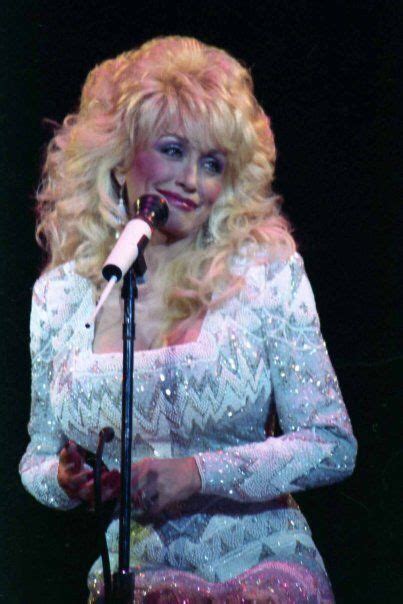 Pin By Caz Decarlouciio On Dolly Parton Old And New Photos Dolly