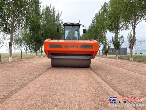 地形挑战者 悍马全液压单钢轮压路机 大坡度压实筑牢水库坝体 维特根商城 中国路面机械网