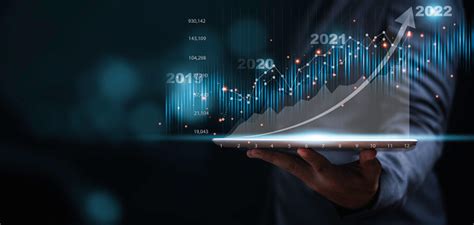 분석 주식 시장 은행 금융 및 계획 개념에 대한 빛나는 가상 기술 투자 그래프 차트를 보여주는 사업가 또는 상인 개념에 대한 스톡 사진 및 기타 이미지 Istock
