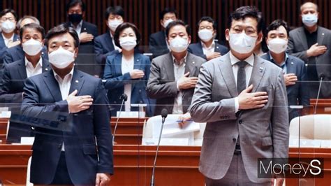 머니s포토 언론중재법 등 강행처리 與 의원총회 개최 가운데 머니s