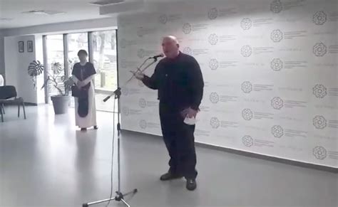 ვიდეო დავით დარჩიამ ქალბატონებს ლექსი წაუკითხა გურიის მოამბე