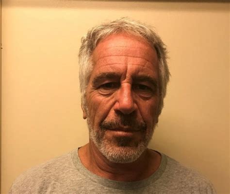 Jeffrey Epstein Had Bill Clinton Portrait In Paedophile Mansion Metro