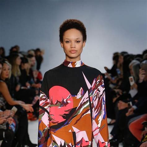 Intersecting Geometries Connect The Past And The Future At The Rhythm Of Emilio Pucci Pucci