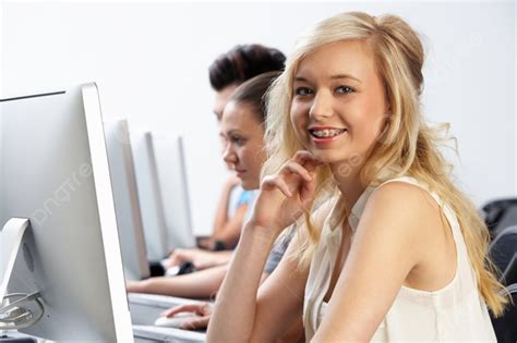 Group Of Babes In Computer Class Background Female Lesson Class Background Image For Free