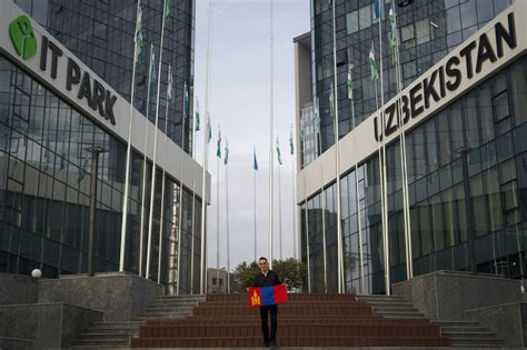 Узбекистан улсыг технологиор дайлахуй