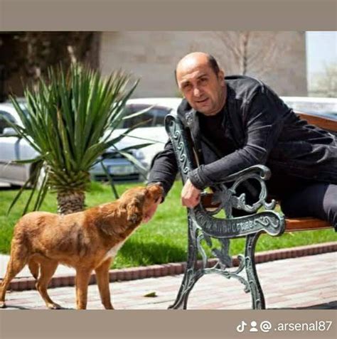 Chub1na Ge ყვავილების მდინარეს კუბო ცისკენ მიჰქონდა იწვა გალაკტიონი და თავისას ფიქრობდა