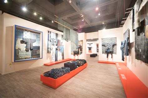 Indigo | Clothing and Textiles of the World - ericvaldenaire