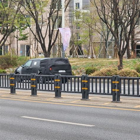 기아 카니발 페이스리프트 위장막 사진 추가 스파이샷
